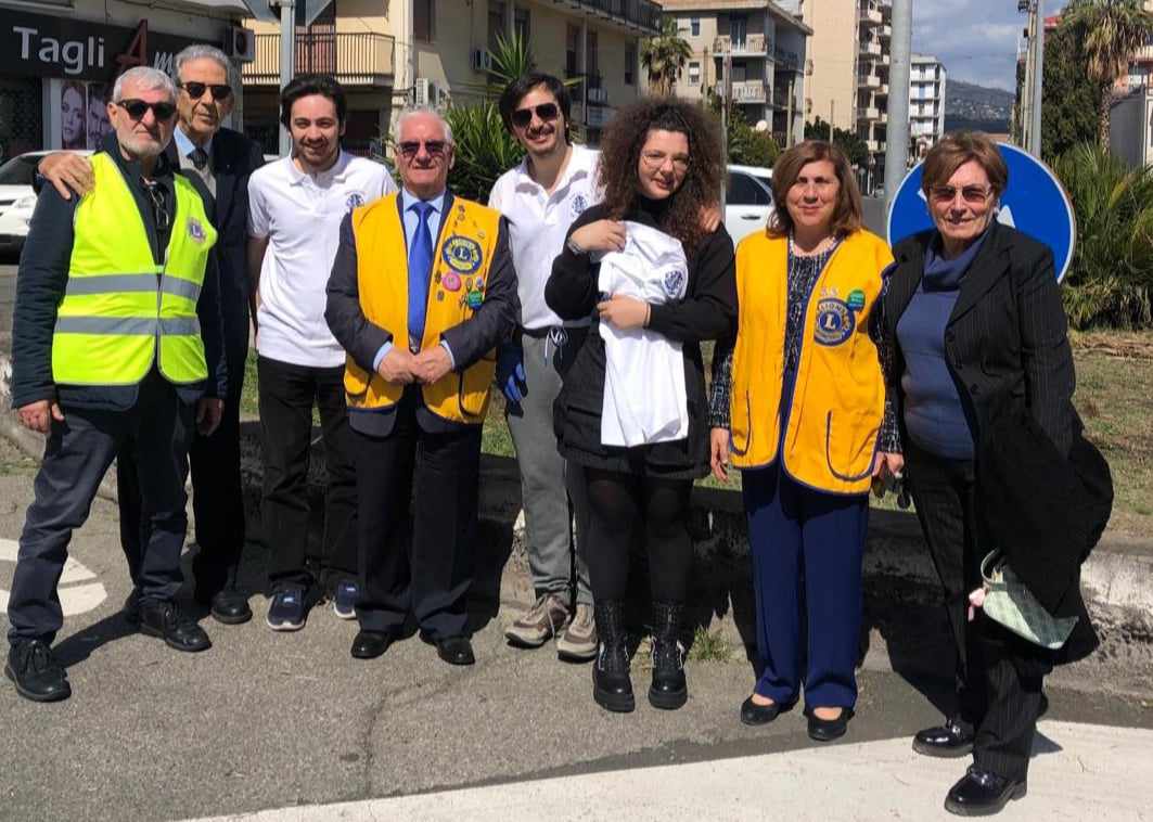 Lions club Giarre-Riposto, cinque cycas piantate nel largo Fleming a ...