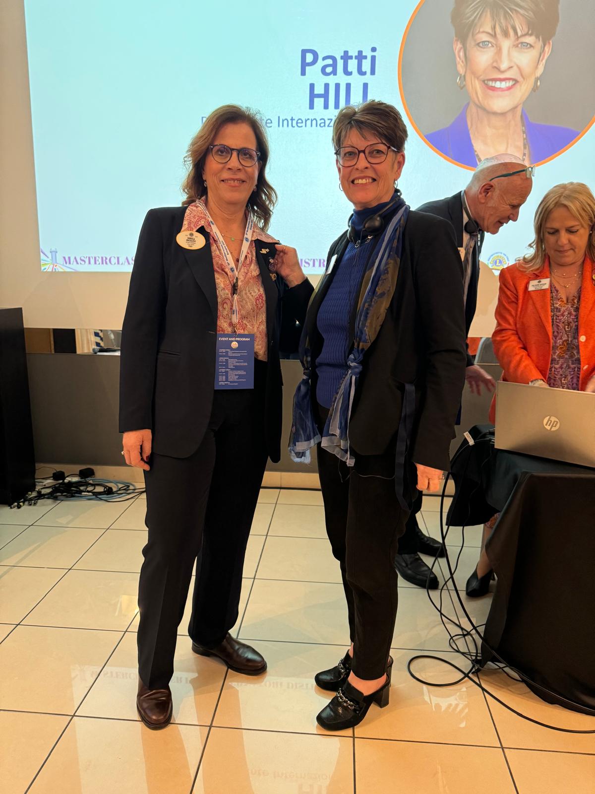 Bologna, il Presidente Internazionale Patti Hill premia il Distretto ...