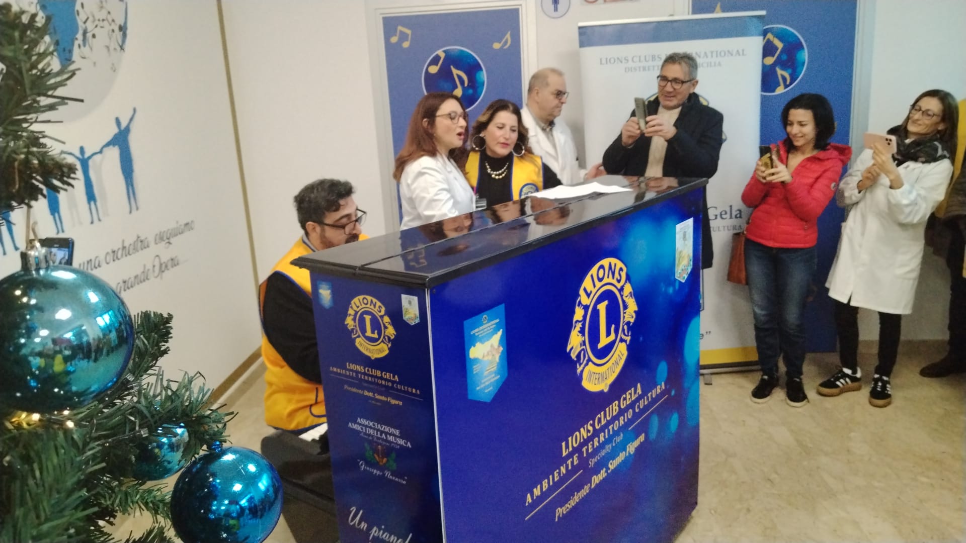 Un pianoforte in corsia: con i Lions Gela ATC note di speranza in ...